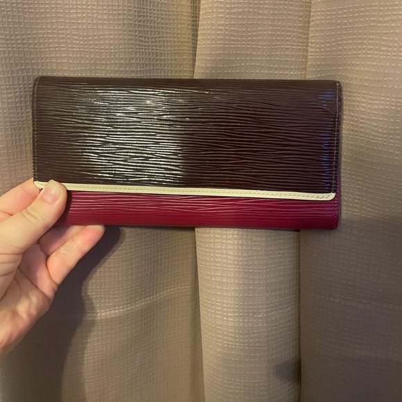 Louis Vuitton | Bags | Louis Vuitton Authentic Electric Epi Wallet ...